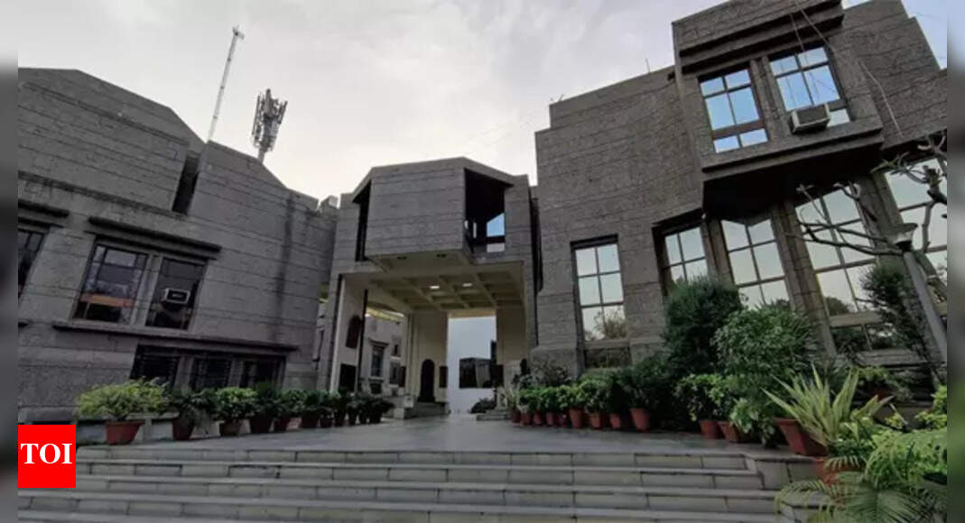 How 'painter' BV Doshi became world's top architect | India News ...