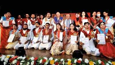 Strike a chord with schoolkids via music training & contests: Guv to ...