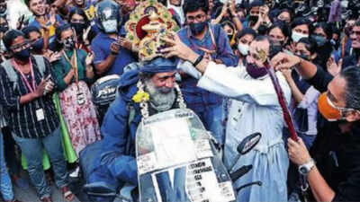 Kerala: Fr Prasanth returns after ‘Discovering India’ | Kochi News ...