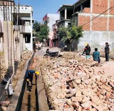 Bone-rattling ride: No end to trauma on home stretch | Lucknow News ...