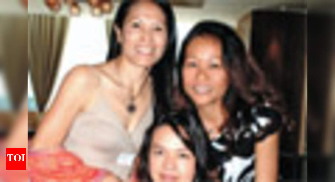 Expats at Italian restaurant | Events Movie News - Times of India