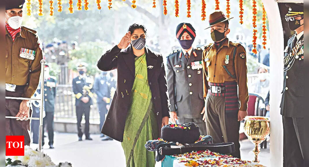 12-year-old daughter shows military ethos, performs Lt Col Singh's last ...