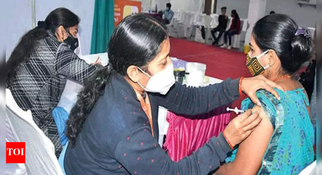 Madhya Pradesh: Sunday vax count shocking low of 71,000 | Bhopal News ...