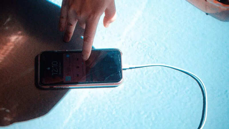 7 simple tips to boost your smartphone’s charging speed | Gadgets Now