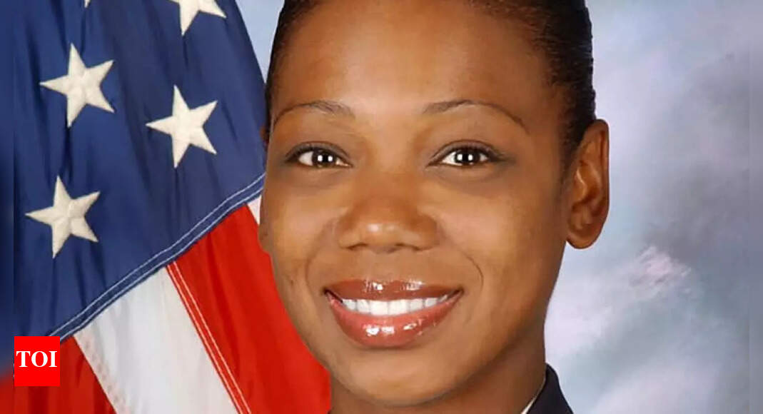 New York to have first female police chief ever - Times of India