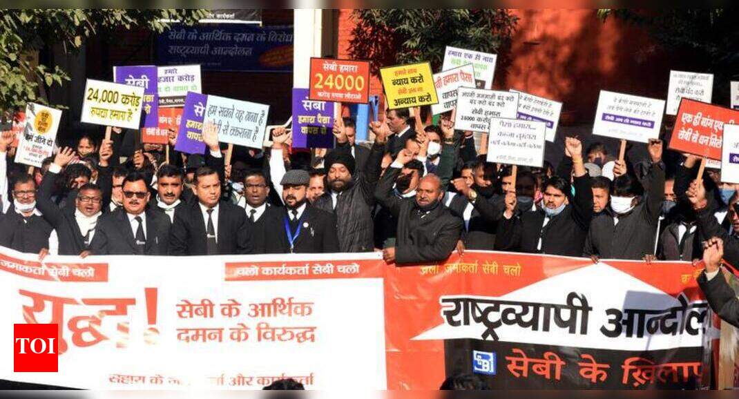 Sahara workers & investors protest against SEBI in Doon | Dehradun News ...