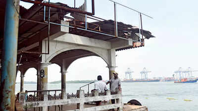 Ernakulam, Fort Kochi boat jetties in dire straits | Kochi News - Times ...