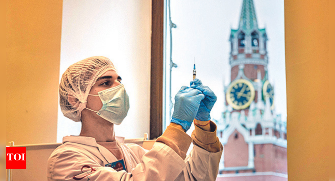 US news: CDC panel recommends mRNA Covid vaccines over Johnson ...