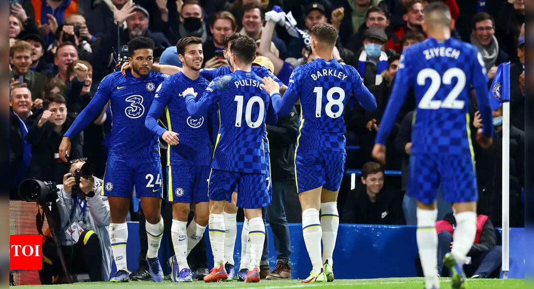 Chelsea slip up in title race with draw against Everton | Football News ...