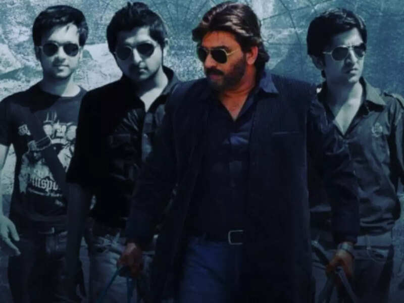 Superstar Hiten Kumar celebrates 10 years of 'CHAAR' | Gujarati Movie ...