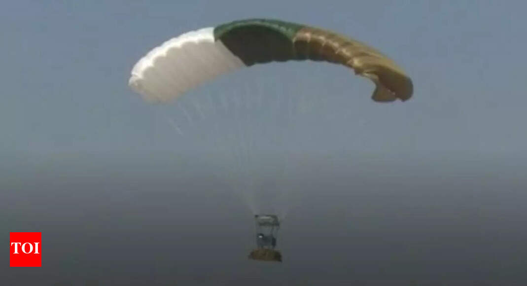 DRDO lab ADRDE demonstrates aerial delivery system 500 kg | Lucknow ...