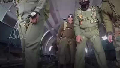 DRDO lab ADRDE demonstrates aerial delivery system 500 kg | Lucknow ...