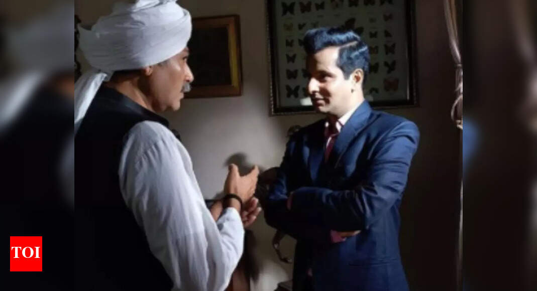 Ojas Rawal shares a picture with actor Nisarg Trivedi from the set of 'Hoon Tari Heer ...