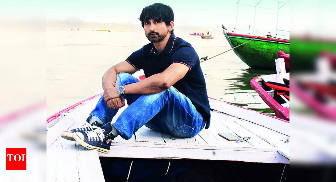 The aura of Banaras gives me inner peace, says Nivaan Sen - Times of India