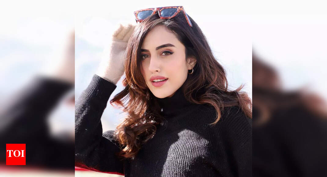 Samreen Kaur | undefined Movie News - Times of India