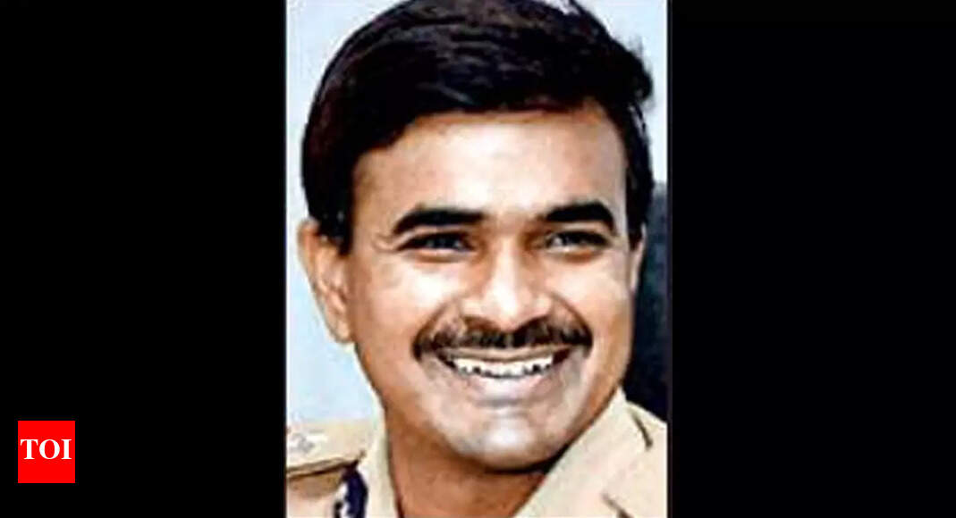 CV Anand is Hyderabad's new police commissioner | Hyderabad News ...