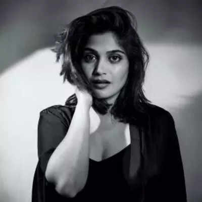 Isha Keskar | undefined Movie News - Times of India