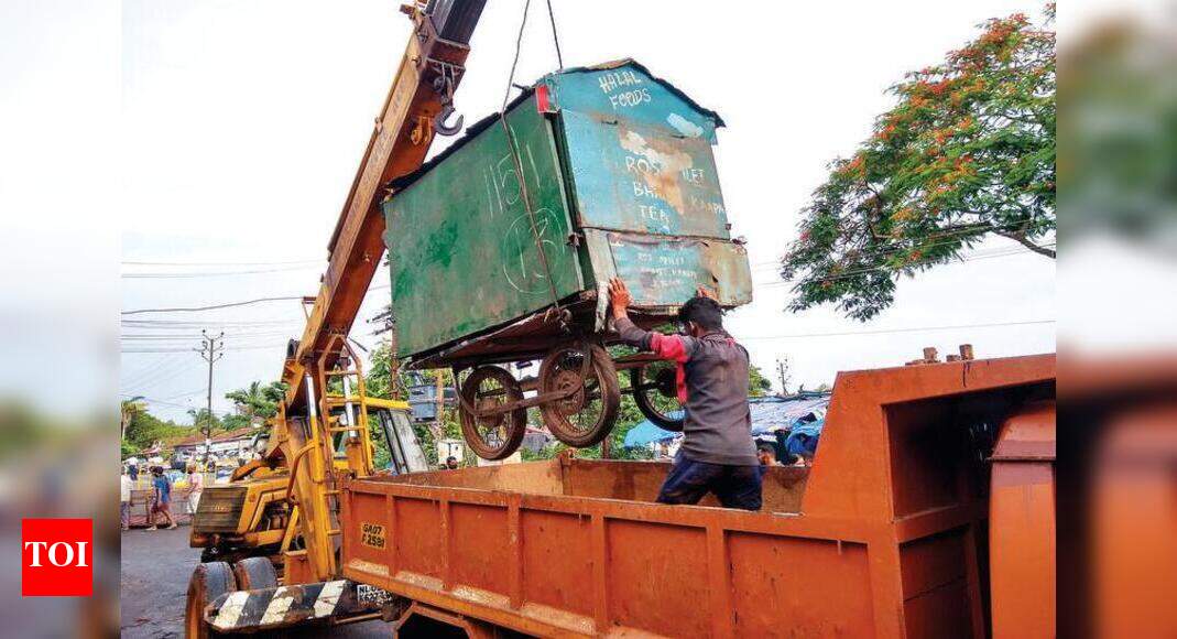 Protest by GMC kiosk owners enters 36th day | Goa News - Times of India