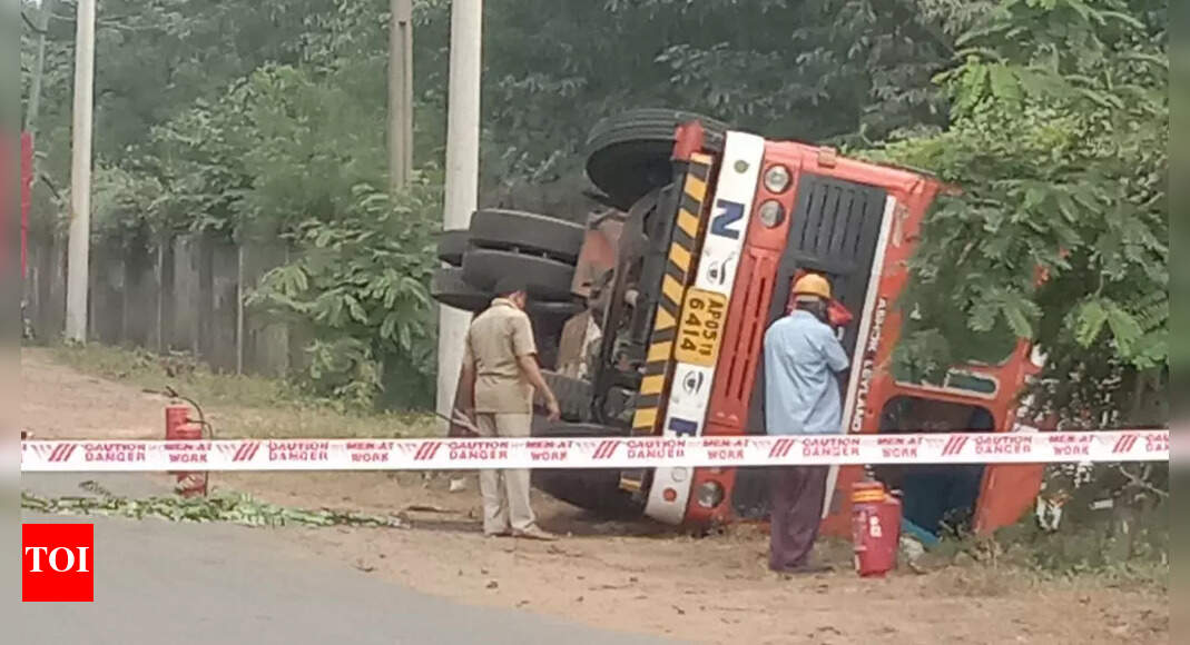 Parawada Gas Leakage: Panic grips Parawada as gas leaks from tanke ...