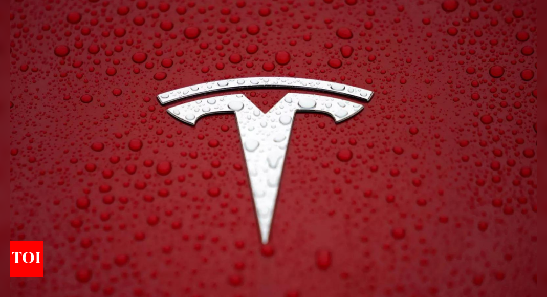 Tesla owner blows up his car over $22k battery replacement: Report ...