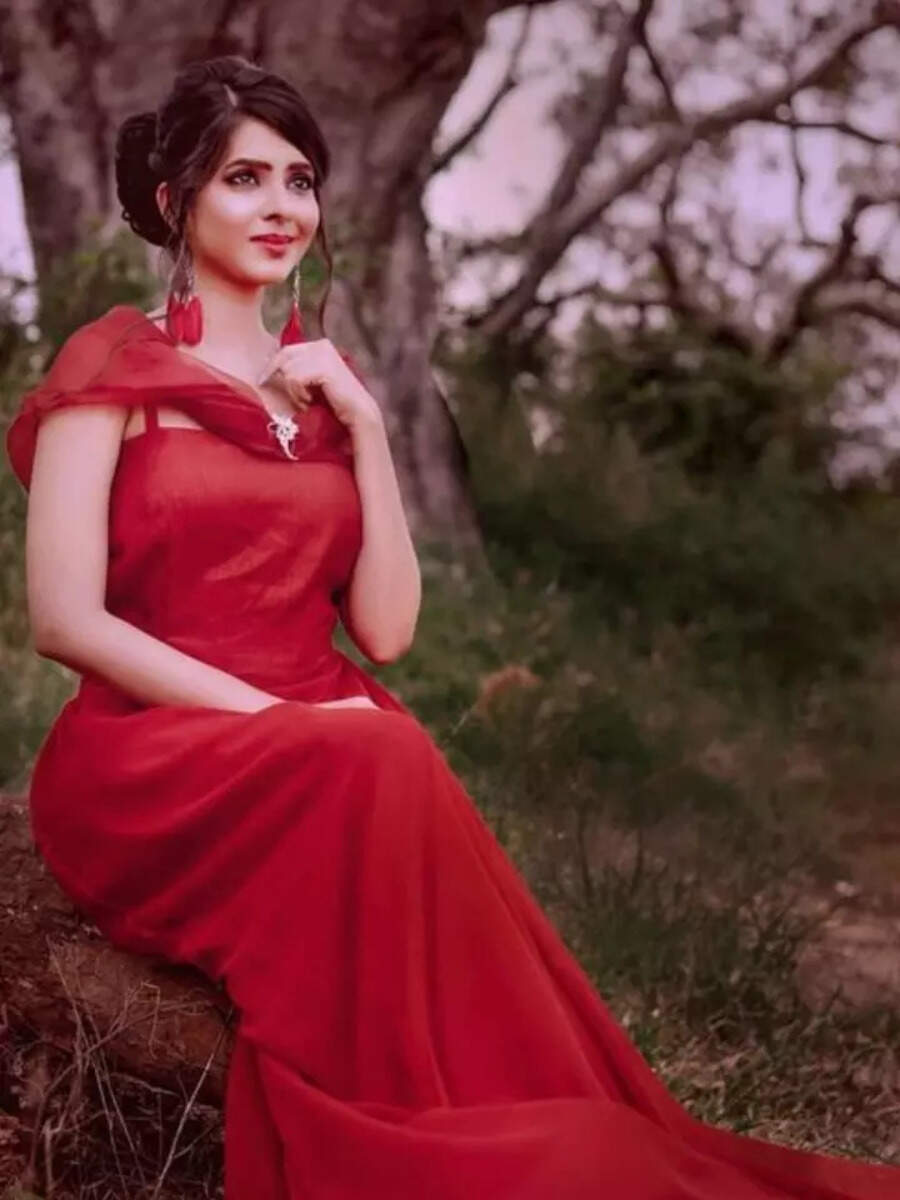 Glamorous pictures of actress Soumya Bhat | Times of India