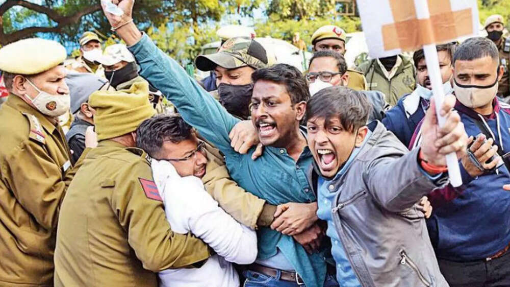 Mass resignation, police crackdown: Delhi doctors' strike in pics | The ...