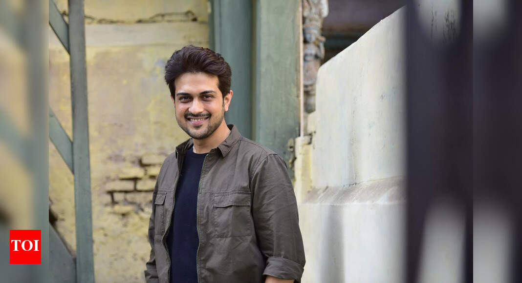 Raunaq Kamdar | undefined Movie News - Times of India