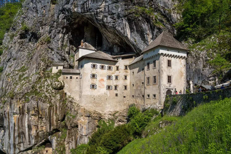 Hidden Rooms Around The World: Hidden in plain sight! Famous landmarks ...