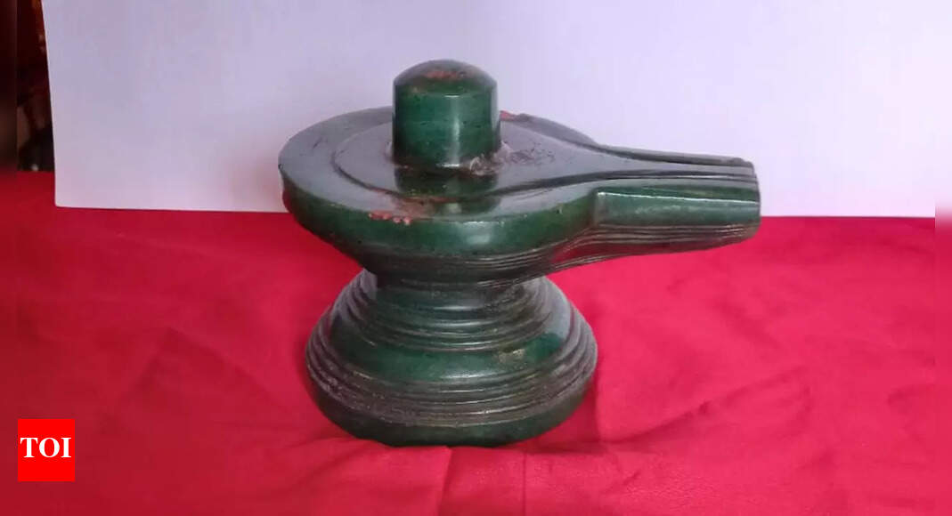 Thanjavur: Tamil Nadu: Emerald lingam 'worth Rs 500 crore' recovered ...