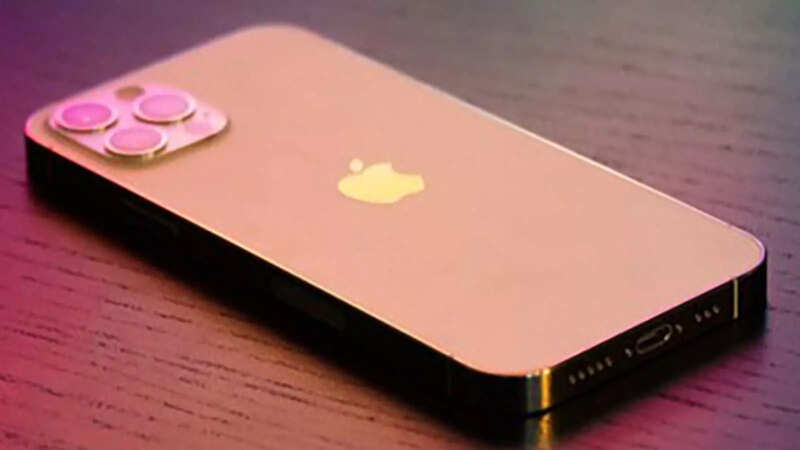 Apple might bring punch hole display to iPhone 14
