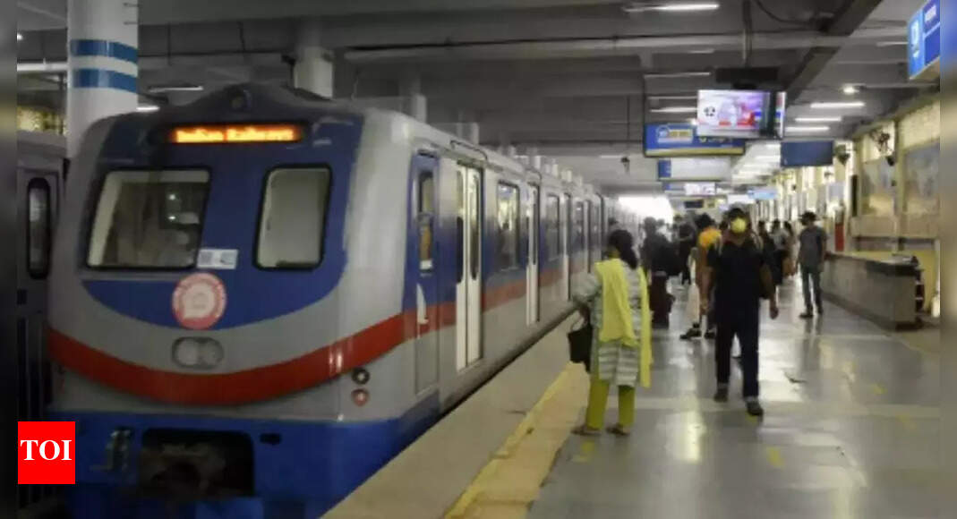 With Reduced Footfall, Metro To Cut Weekend Services | Kolkata News ...