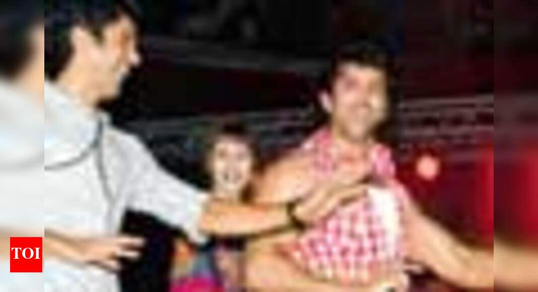 Hrithik Roshan turns choreographer | Hindi Movie News - Times of India