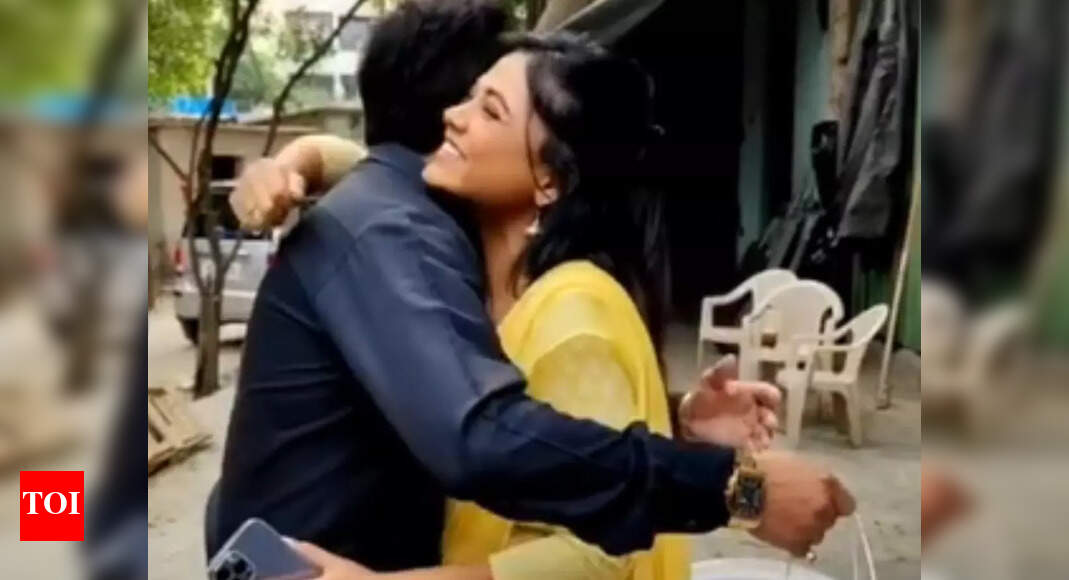 Majhi Tujhi Reshimgath's Shreyas Talpade surprises co-actor Prarthana Behere on her birthday ...