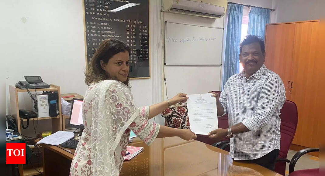 Goa: Minister Michael Lobo, Mayem MLA Pravin Zantye quit BJP | Goa News ...