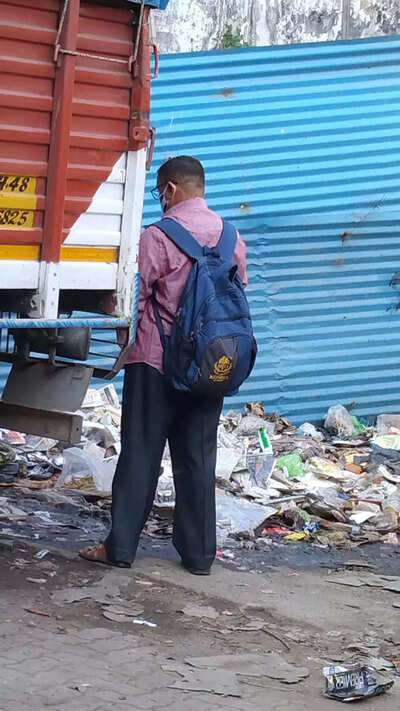 Open defecation at Ram Mandir Road - Times of India