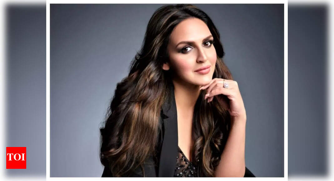 Esha Deol shares a heartfelt post as she completes 20 glorious years in ...