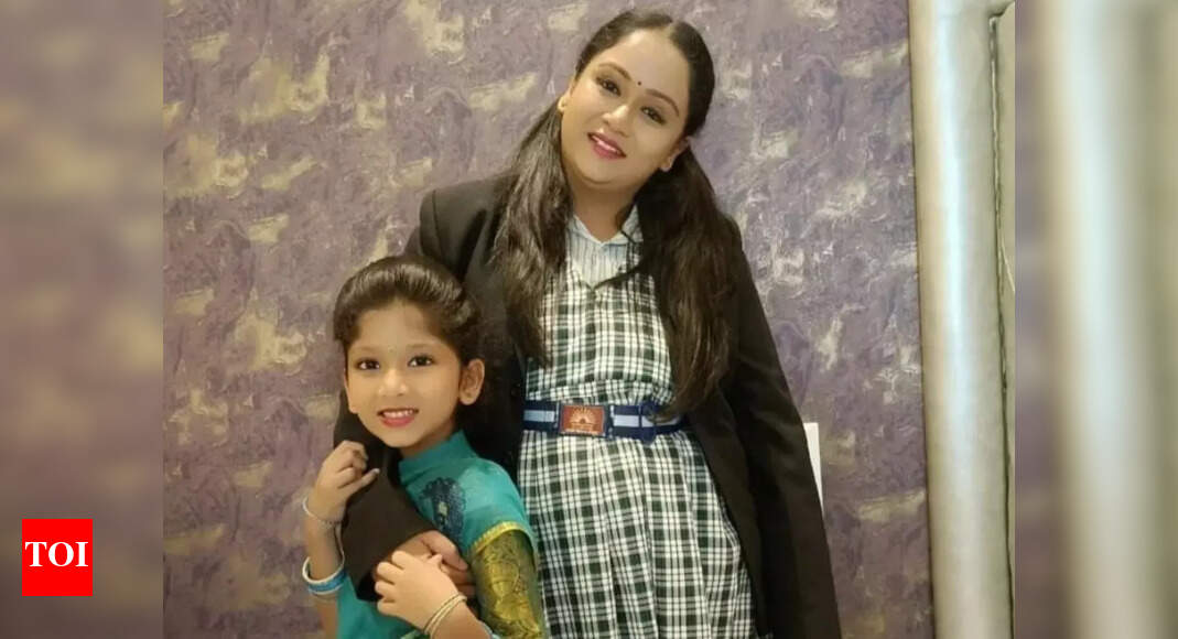 Amrutha Naidu, mother of child actor Samanvi who died in a tragic road ...