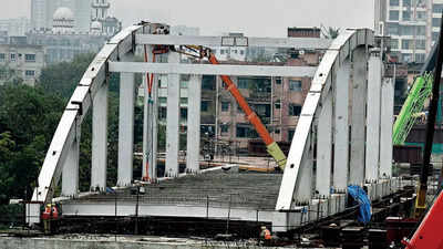 Girder-launching Starts For New Tallah Bridge | Kolkata News - Times of ...