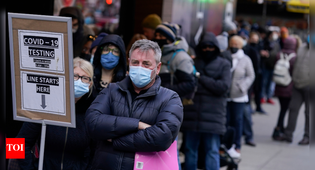 US faces wave of omicron deaths in coming weeks, models say - Times of ...