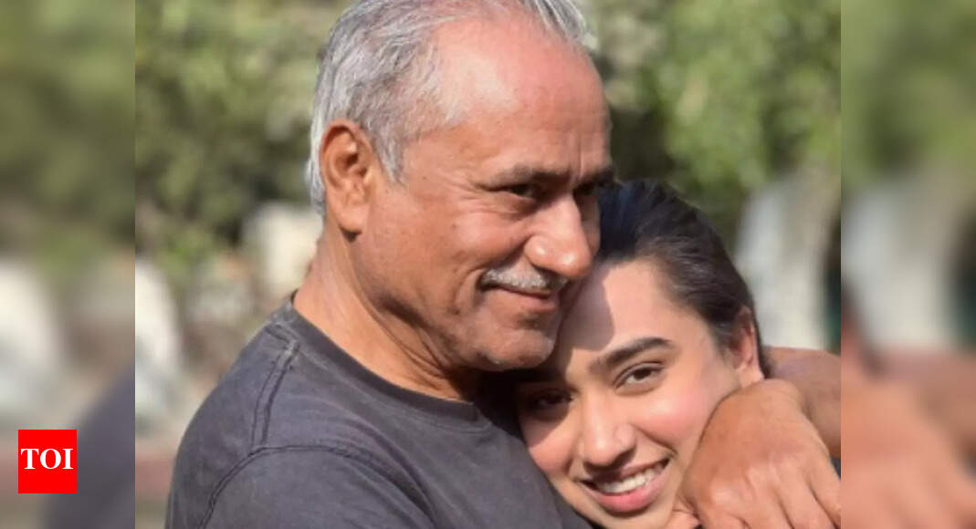 Ishani Dave's priceless moment with father Praful Dave is giving us ...