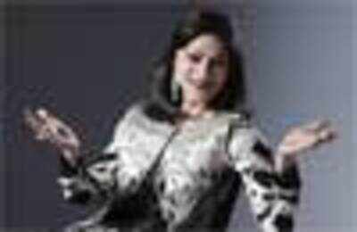 Simi on the hotseat - Times of India