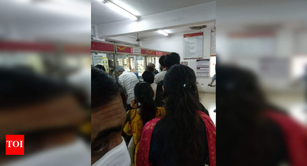 No Social distance at Azad Nagar Post Office - Times of India