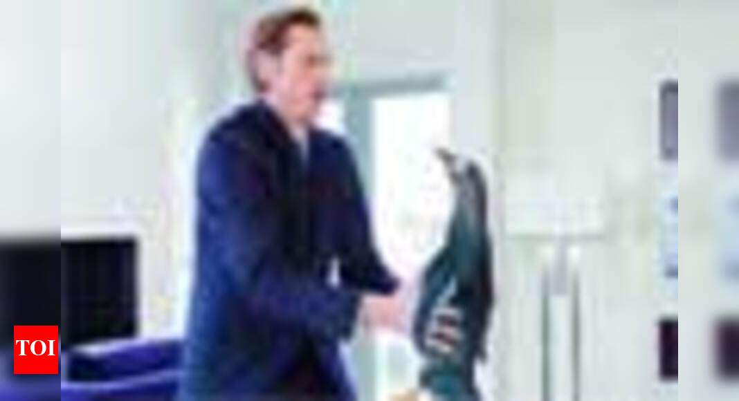 Penguin mania with Jim Carrey! | English Movie News - Times of India