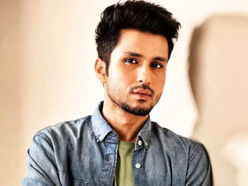 Amol Parashar: Vicky Kaushal was a pleasure to work with in 'Sardar ...