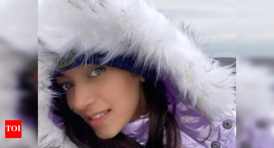 Shivani Joshi enjoys the snowy climate in Camelback Mountain Resort ...