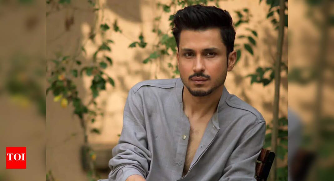 Playing Shaheed Bhagat Singh is an honor and responsibility for any ...