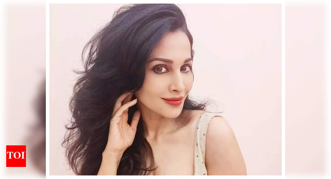 Flora Saini: Subhash Ghai said I resembled Madhuri Dixit; it was a huge ...