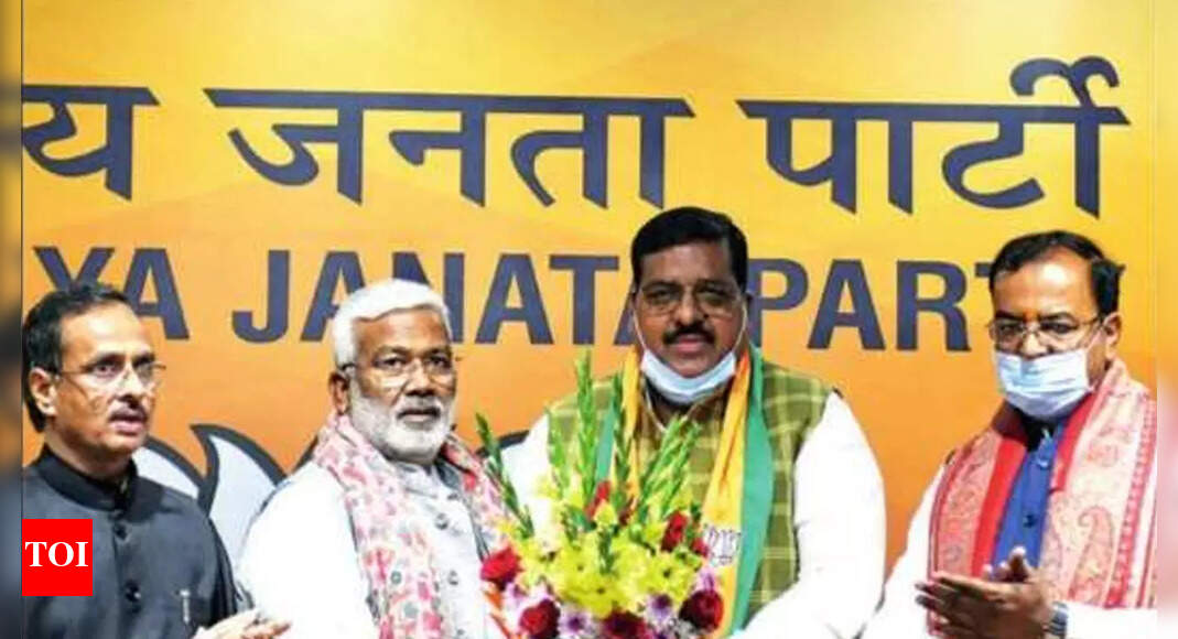 Jalalpur Sp Mla Subhash Rai Switches Over To Bjp | Lucknow News - Times ...