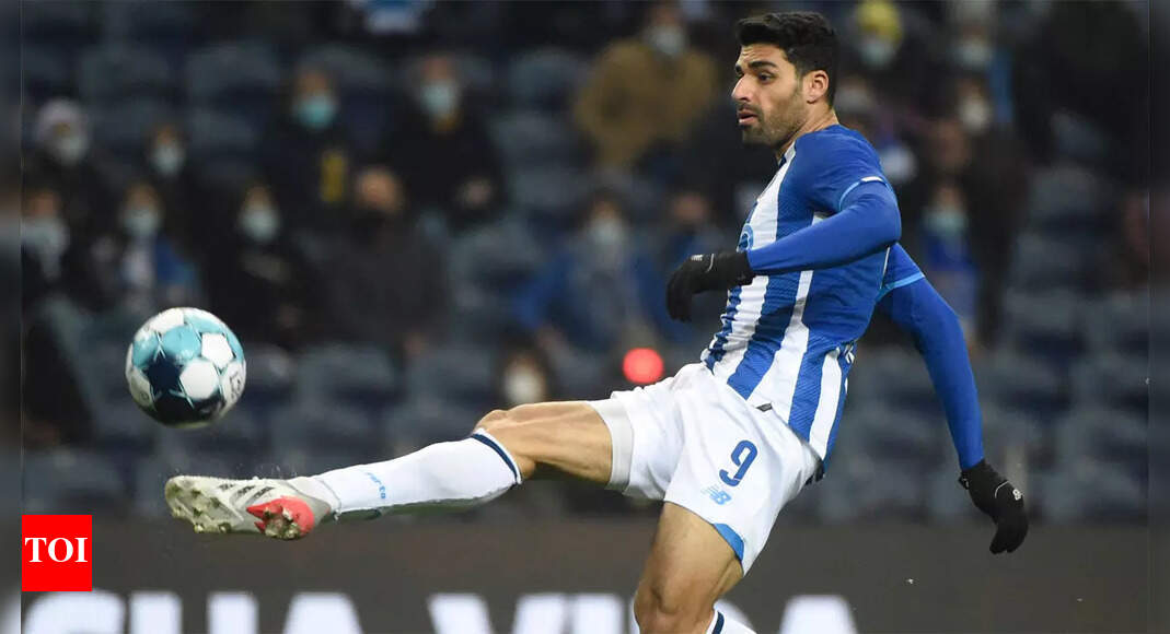 Striker Taremi returns as Iran close in World Cup finals berth ...