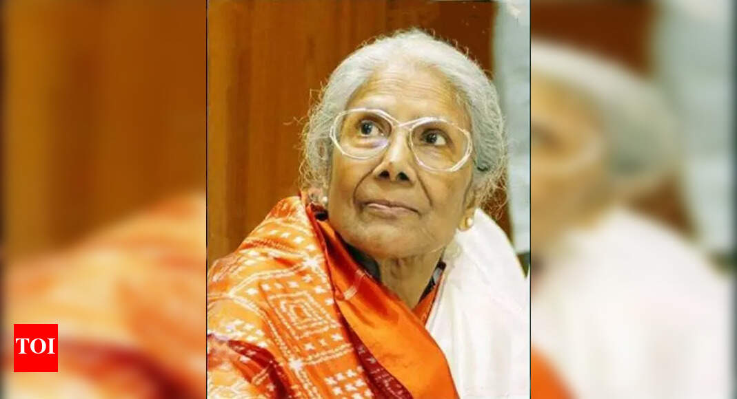 Sandhya Mukhopadhyay: Legendary singer Sandhya Mukhopadhyay rejects ...